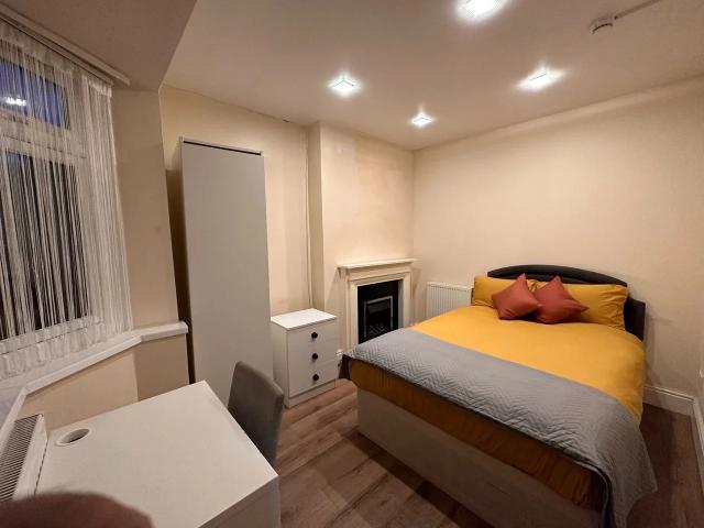 Room at Sunningdale Avenue, Coventry