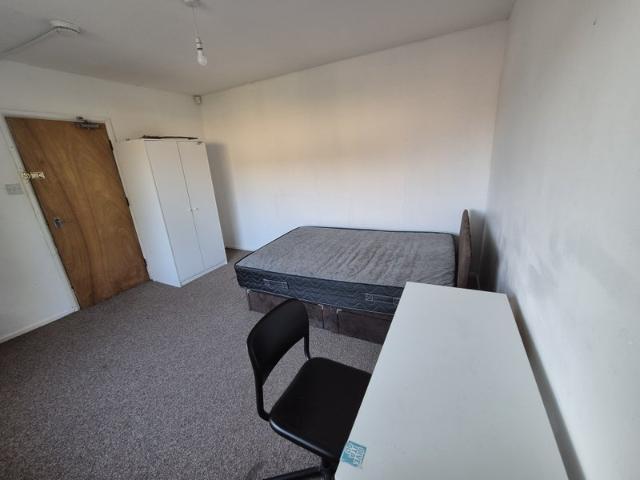 Room at Sunninghill Drive, Nottingham