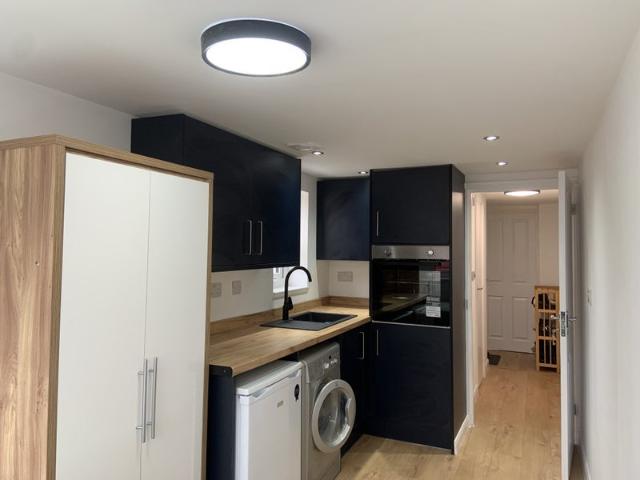 Room at Sunrise Avenue, Chelmsford