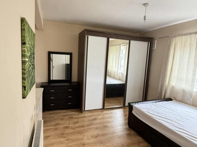 Room at Susan Road, Greater London