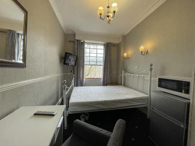Room at Sussex Gardens, City of Westminster