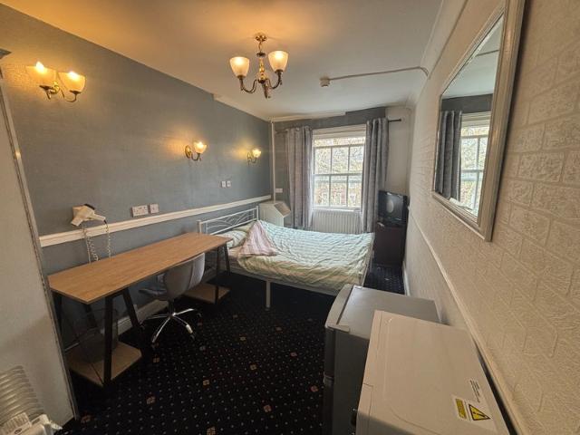 Room at Sussex Gardens, City of Westminster