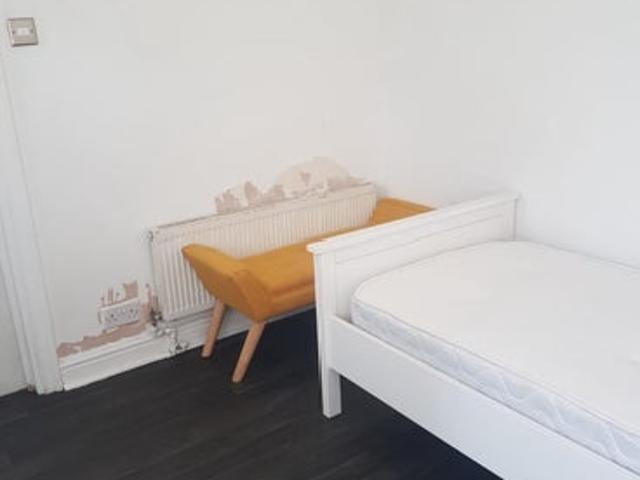 Room at Sussex Street, Scarborough