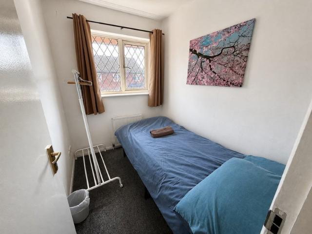 Room at Surlingham Close, Greater London