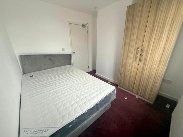 Room at Sutton Avenue, Leicester