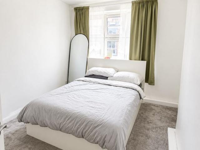 Room at Sutton Street, Greater London