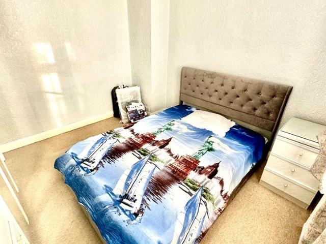 Room at Swan Road, Greater London