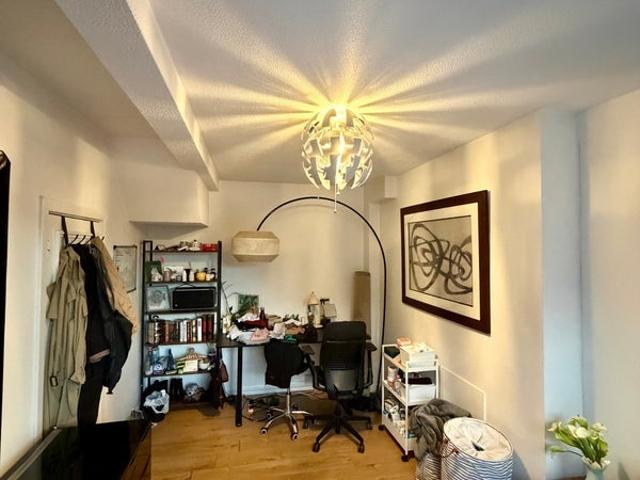 Room at Swan Road, Greater London