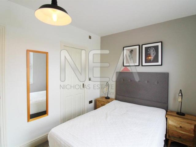 Room at Swansea Road, Reading