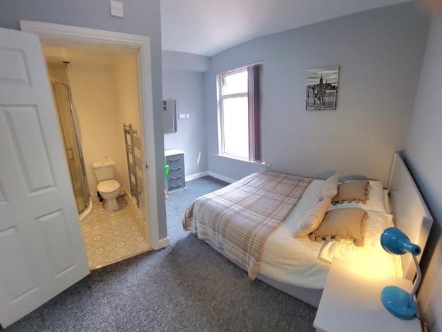 Room at Sweetbriar Road, Leicester