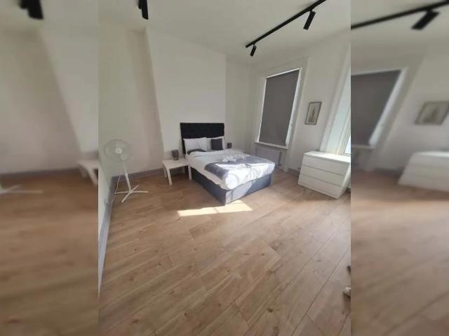 Room at Swinton Street, Greater London
