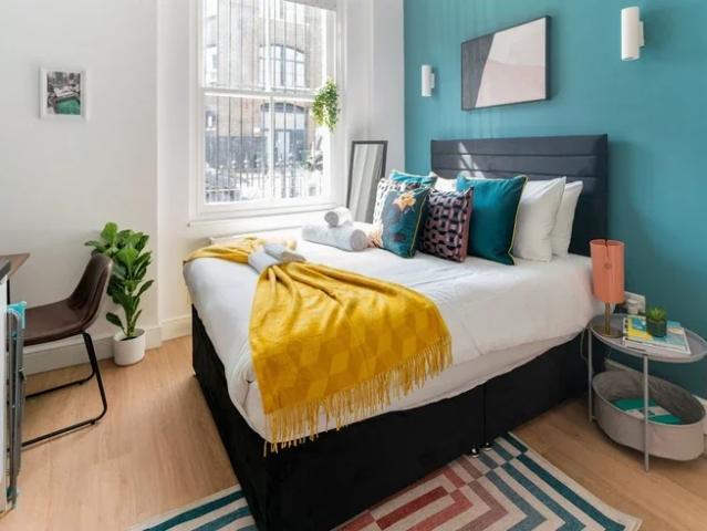 Room at Swinton Street, Greater London