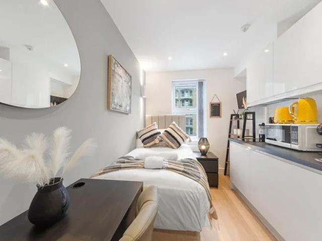 Room at Swinton Street, Greater London