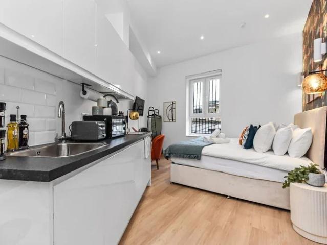 Room at Swinton Street, Greater London