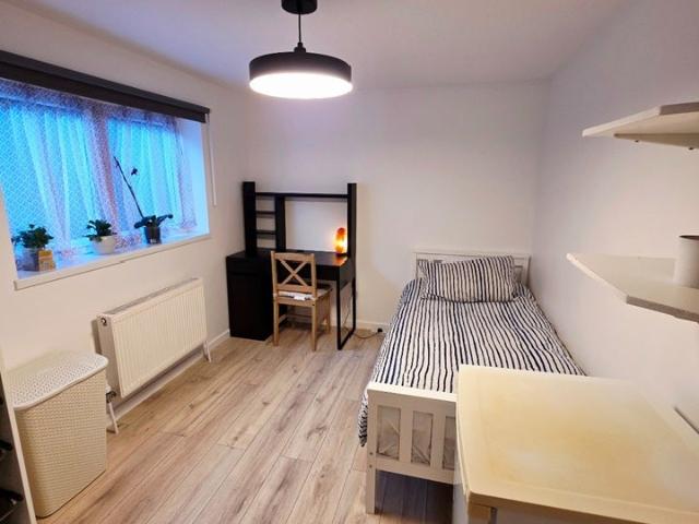 Room at Swingate Lane, Greater London