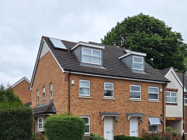 Room at Swift Close, Slough