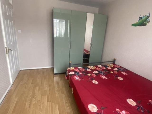 Room at Sycamore Gardens, Greater London