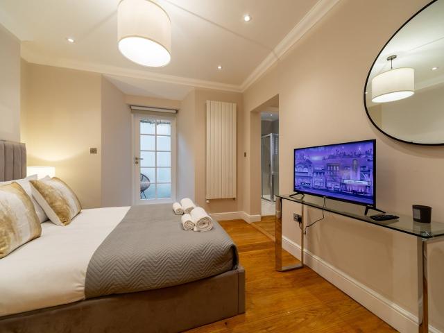 Room at Sydney Place, Greater London