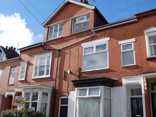 Room at Sykefield Avenue, Leicester