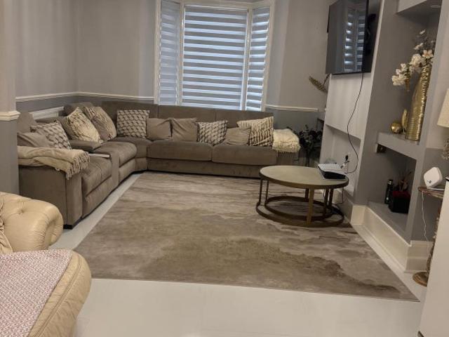 Room at Sach Road, Greater London