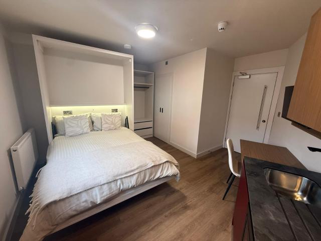 Room at Saint Mary's Gate, Derby