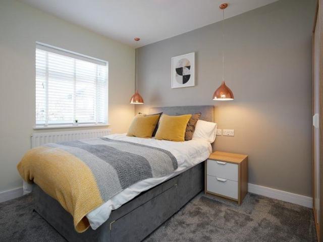 Room at Saint Albans Road, Derby