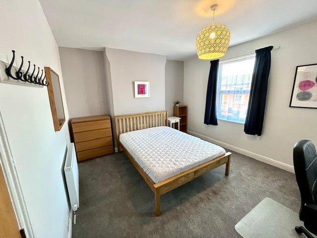 Room at Saint Stephens Road, Nottingham
