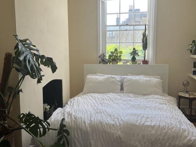 Room at Salmon Lane, Greater London