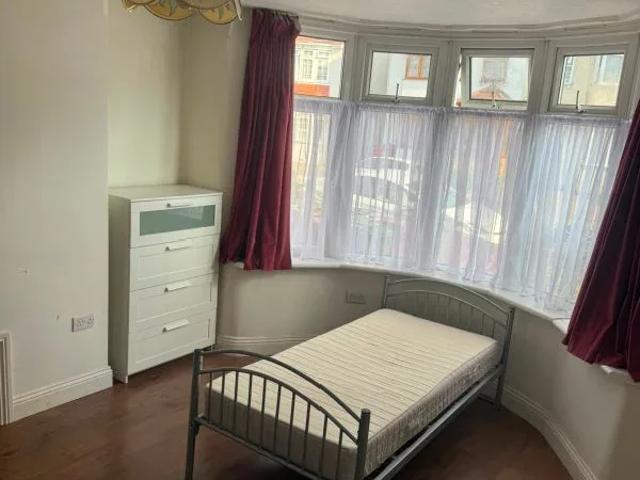 Room at Salisbury Avenue, Greater London