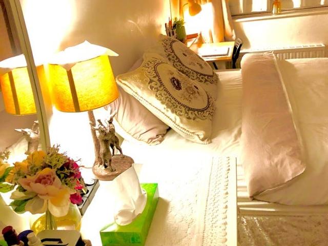 Room at Salisbury Close, Greater London