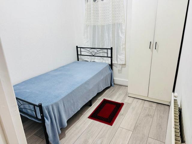 Room at Salisbury Road, Greater London