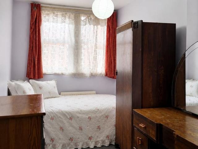 Room at Salisbury Street, City of Westminster