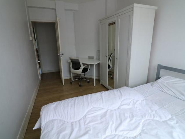Room at Saltwell Street, Greater London