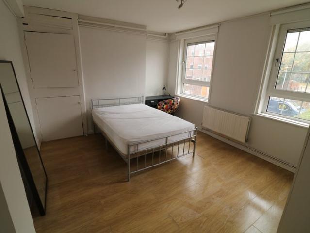 Room at Saltwell Street, Greater London