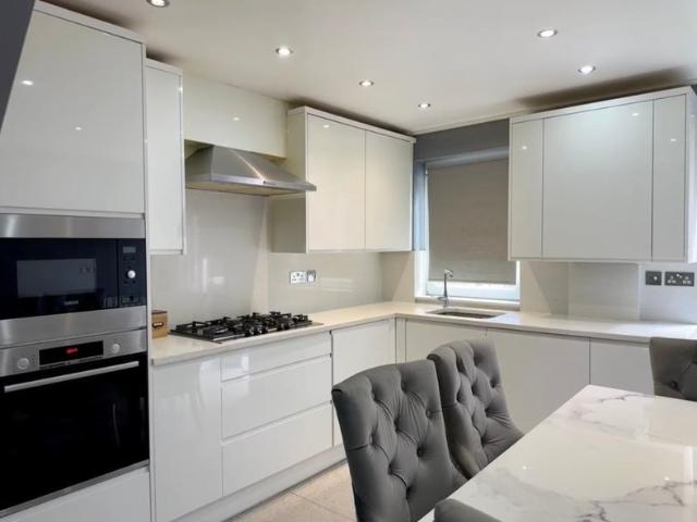 Room at Saltwell Street, Greater London