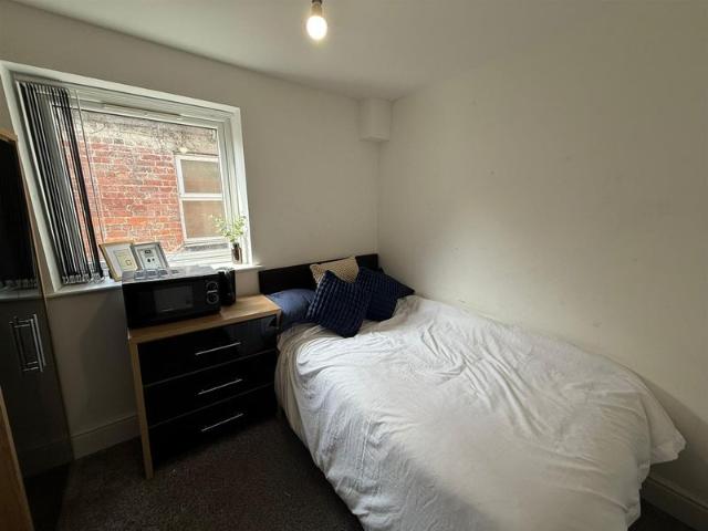 Room at Samuel Brunts Way, Mansfield Woodhouse