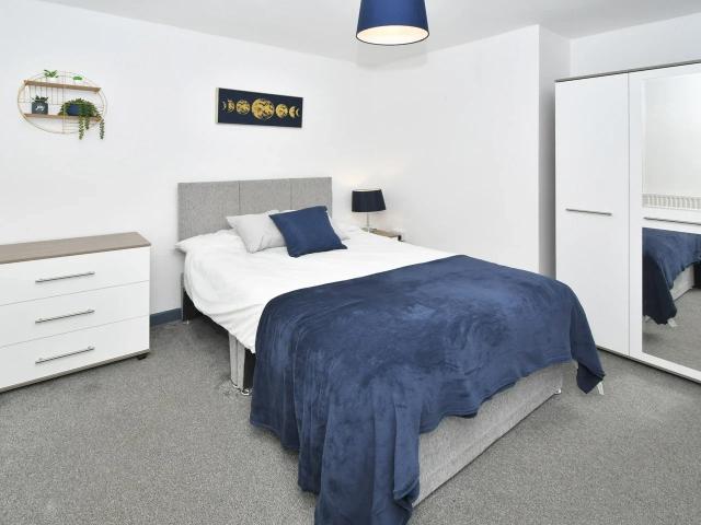 Room at Samuel Street, Crewe