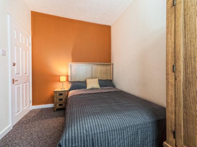 Room at Samuel Street, Crewe