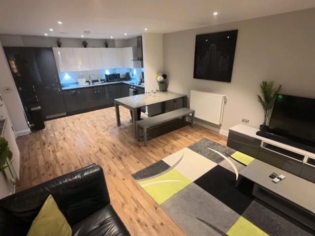 Room at Sandy Hill Road, Greater London