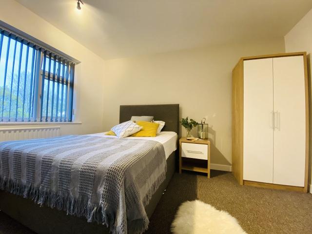 Room at Sandall Park Drive, Doncaster