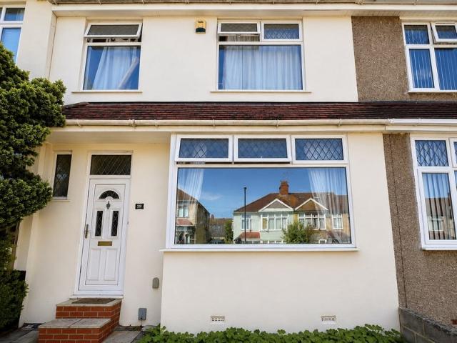 Room at Sandling Avenue, Bristol