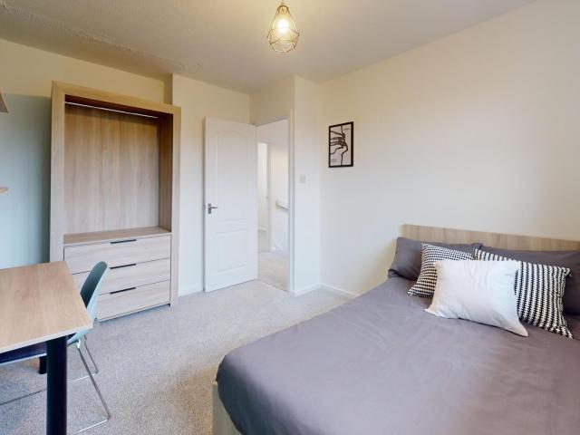 Room at Sandpiper Way, Nottingham