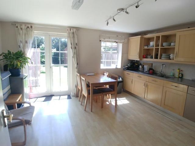 Room at Sandpiper Close, Rugby