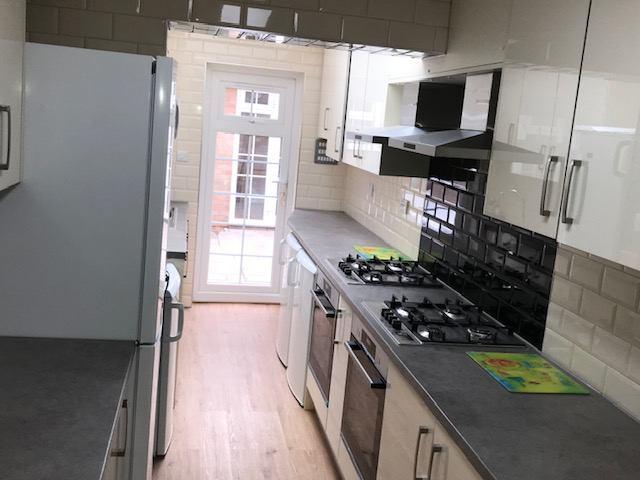 Room at Sandringham Court, Slough