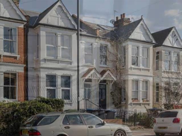 Room at Santley Street, Greater London