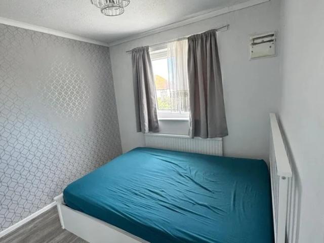 Room at Sark Close, Greater London