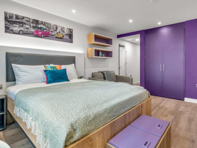 Room at Sauchiehall Street, Glasgow
