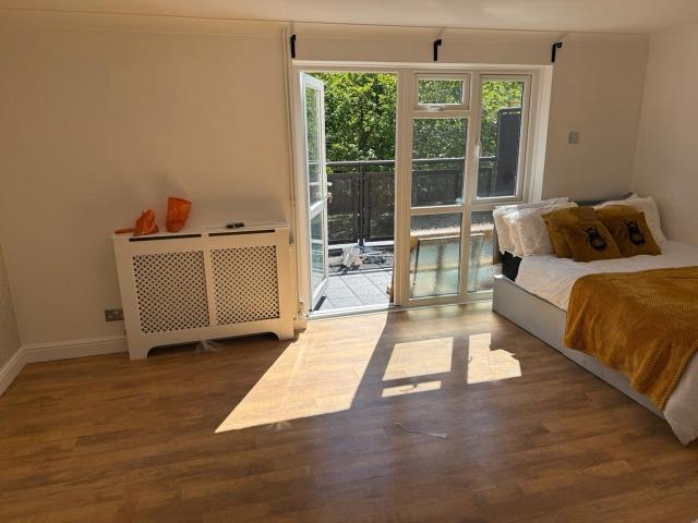 Room at Saxon Walk, Greater London
