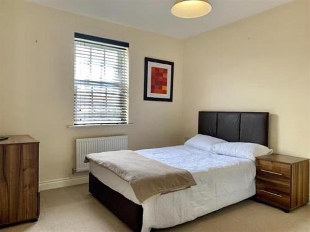 Room at Saxon Way, Great Denham