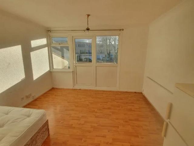 Room at Saxonbury Close, Greater London